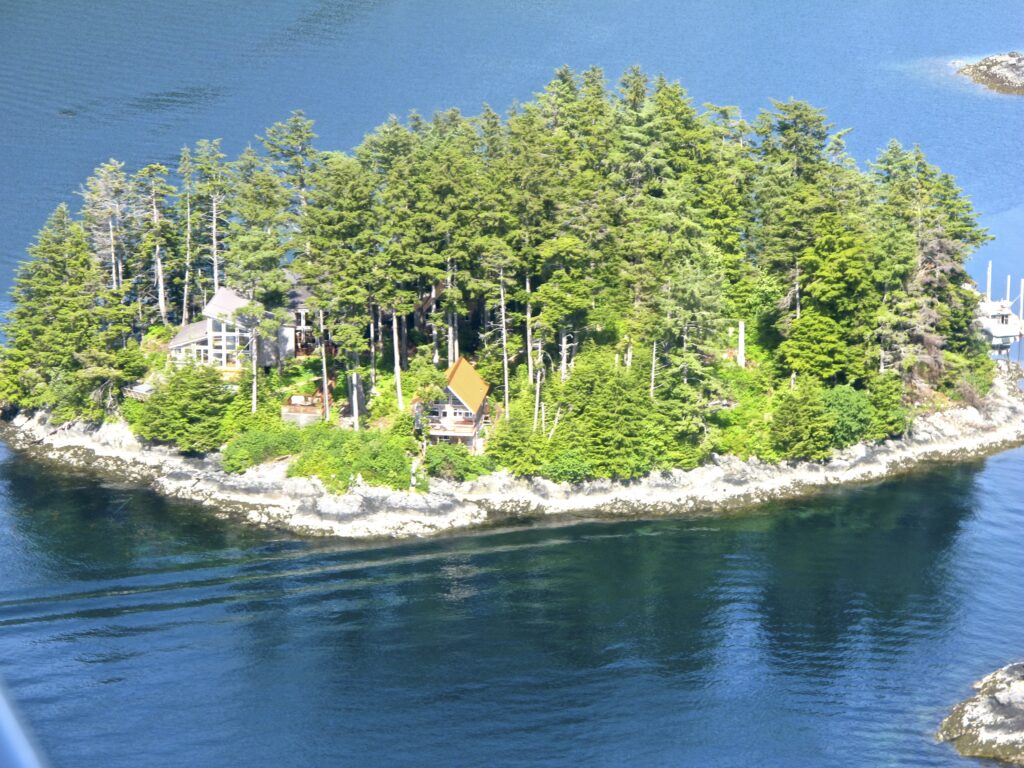 About Us - Dove Island Lodge